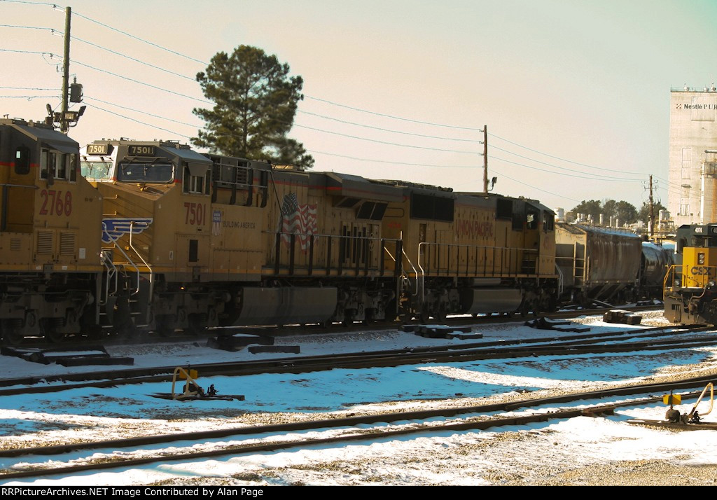 UP SD70M 4514, AC45CCTE 7501, and ES44AC 2768